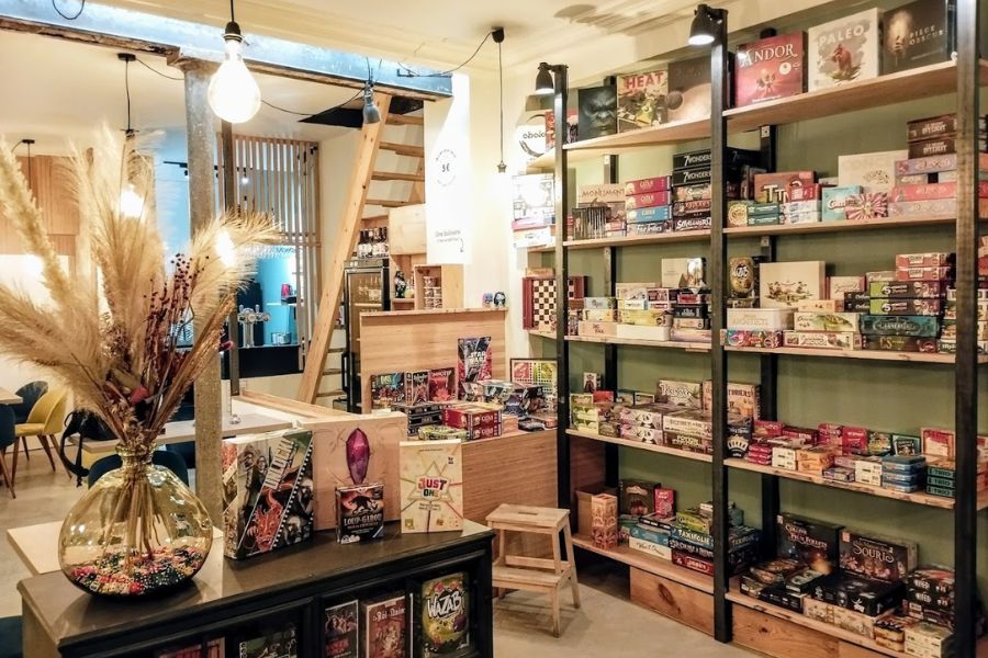 Paris City Game - Le Chauve Qui Rit - Bar à jeux à Pigalle Paris 9