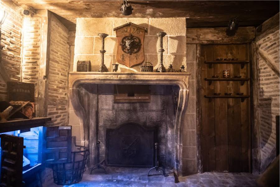 Paris City Game - Le Donjon - Escape Game médiéval à Paris 11
